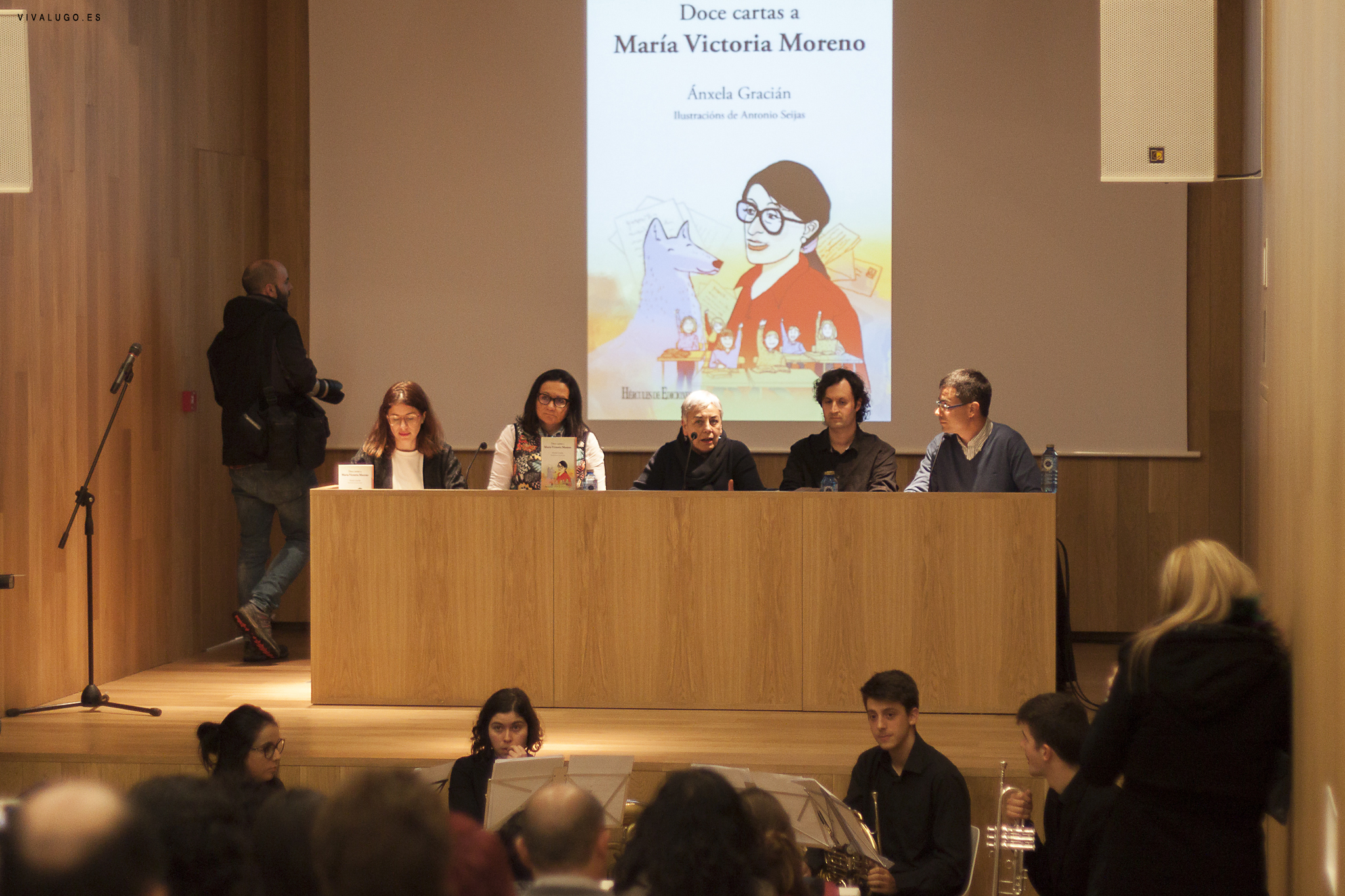 Presentación en Lugo do libro "Doce cartas a María Victoria Moreno", a ...